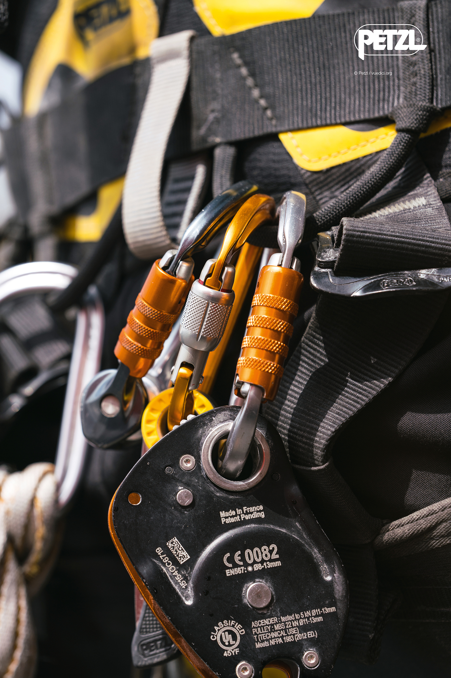 Petzl connectors Use only with Petzl logo and © Petzl Vuedici-org_420 ...